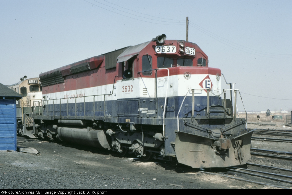 EL 3632 is serviced at Croxton, and ready to roll with a RDG U30C.
